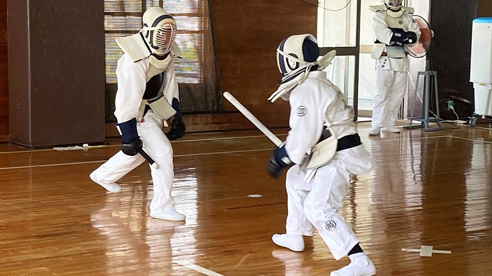 岐阜県警「警察独自の武道「逮捕術」の起源は岐阜。岐阜は逮捕術の聖地」 [377482965]